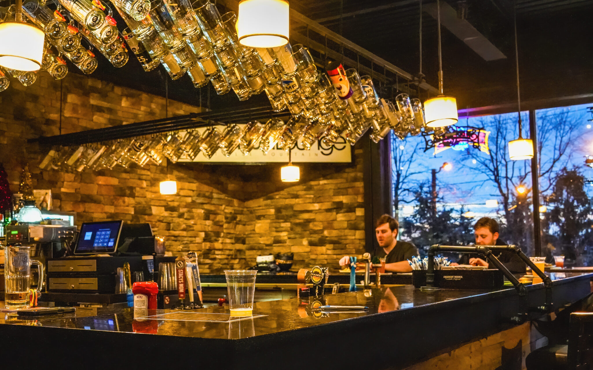 Last Run Lounge | Mountain Eateries | Blue Mountain Resort